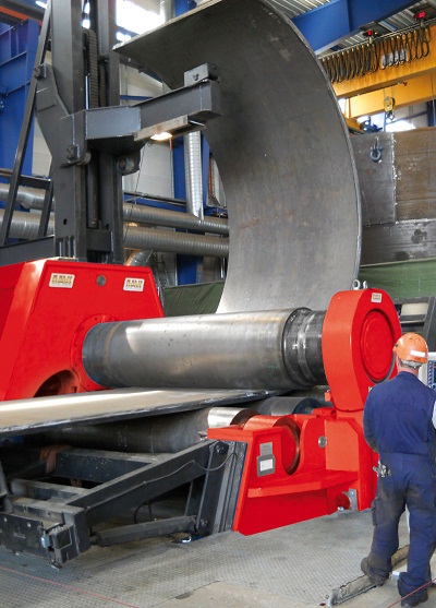 Davi steel-plate rolling machine takes instructions from iPad