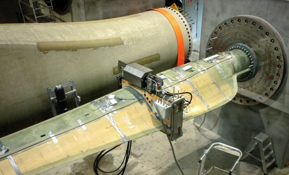 A path to a more realistic testing center for wind turbine blades